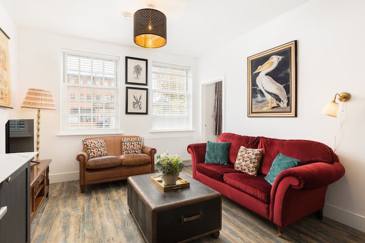 2 Bedroom Quiet Location Gated Car Park 3 Spaces - Gloucester