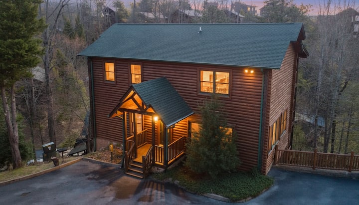 Firefly Lodge In Gatlinburg Falls - Gatlinburg, TN