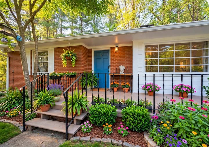 Grove Park Area 3/3 (Monthly) Pets Ok - Weaverville, NC