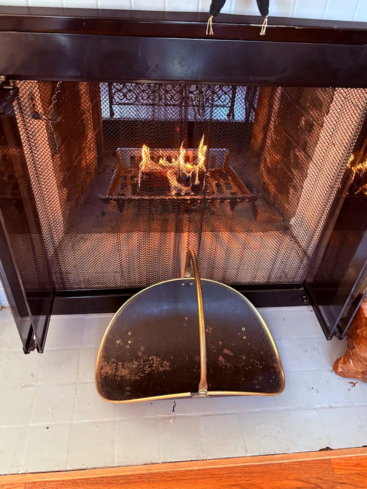 Grove Park Area Top Floor House Sleeps 4 (Monthly) - Asheville, NC