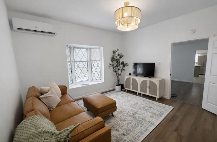 Charming Renovated Cottage In The Heart Of Dogtown - St. Louis, MO