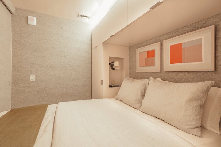 One Bedroom Low Floor - Atlanta, GA