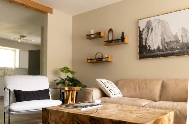 Modern Tyler Home | Office, Nespresso & Smart Tvs - Tyler, TX