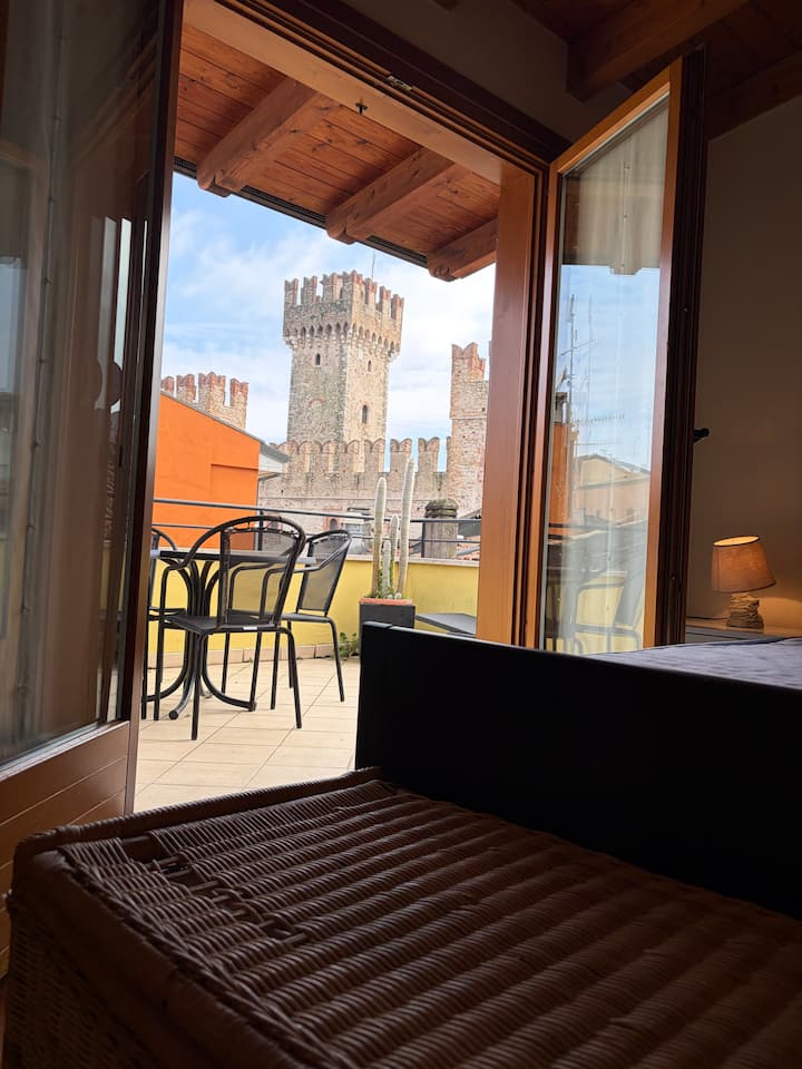 Luxury Castle View & Two Terrace - Sirmione