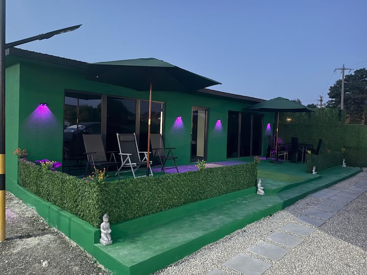 Charming 2br Cabin With Private Bath For 8 Pepole - Costinești