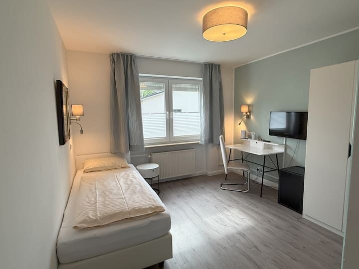 Einzelzimmer Mit Blick In Den Garten - Ismaning