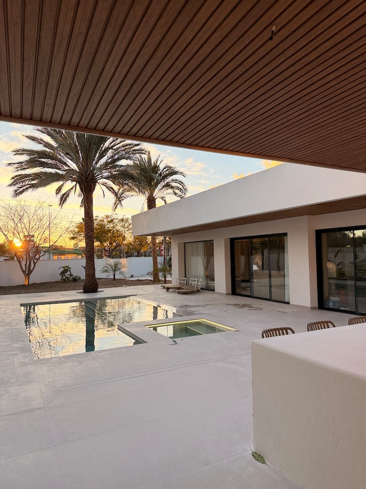 Villa Adriano By Palmsuites - Alicante