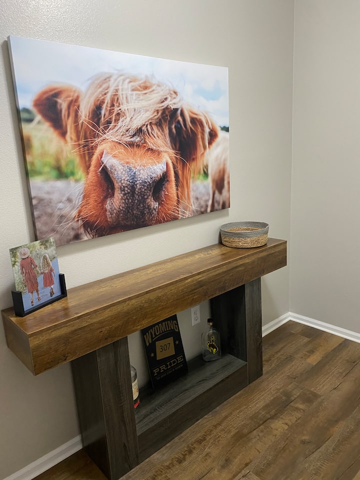 "The Wrangler’s Rest" With 2 Car Attached Garage! - Cheyenne, WY