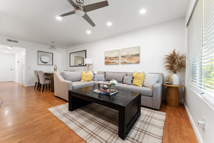 Central Rowland Heights Stay | Near Dining & Plaza - 롤랜드 헤이츠
