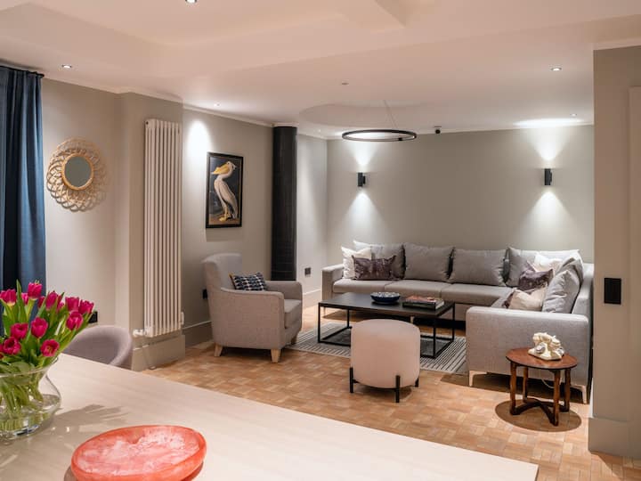 Studio Flat In Wimbledon Park, London. - London