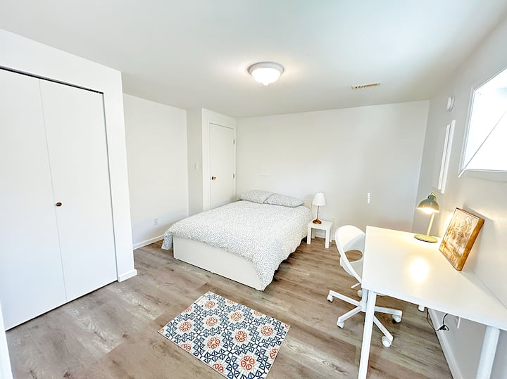 Private Room For 1, Near Ikea, Alderson Ave, B3 - Coquitlam