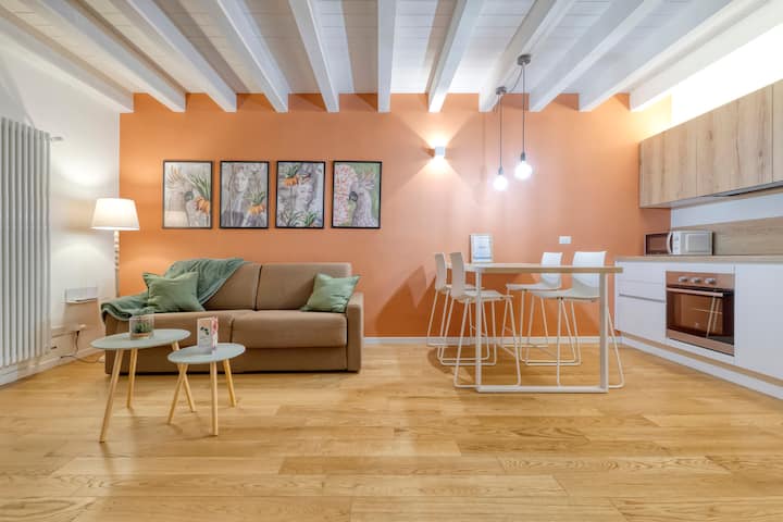 Apartment In The Liveliest Streets Of Bologna - Болонья