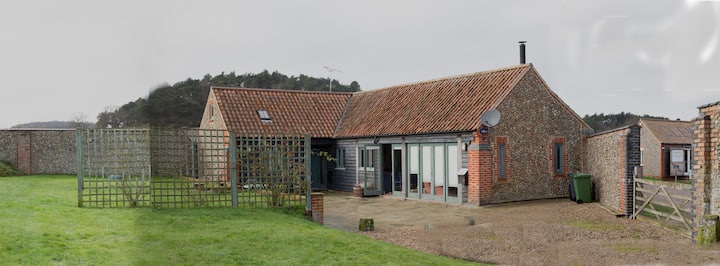 Cosy Barn, In A Rural Idyll, Close To Blakeney - Blakeney