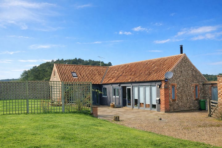 Cosy Barn, In A Rural Idyll, Close To Blakeney - Blakeney