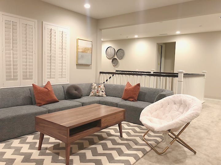 Chino Hills Luxury 5-bedroom Getaway - Chino Hills, CA