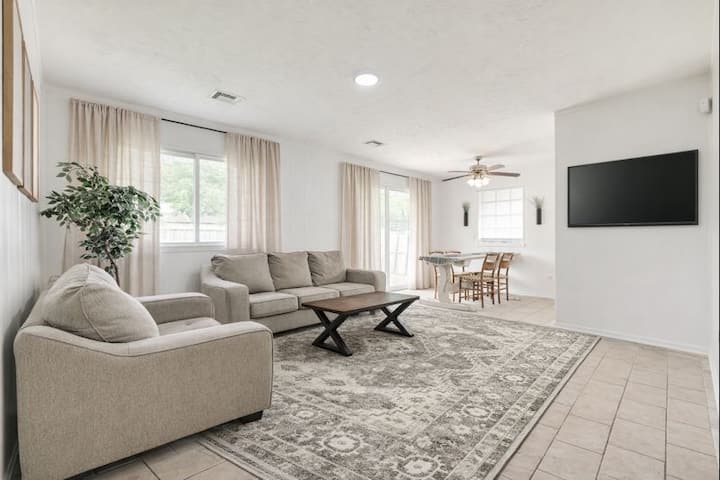 Nw Okc | Garage & Fence I Extended Stay - Oklahoma City