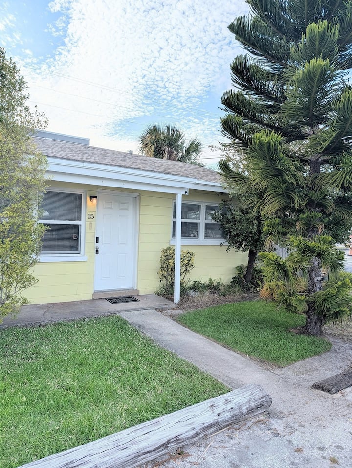 Charming Art District Cottage-steps To River&shops - 멜버른