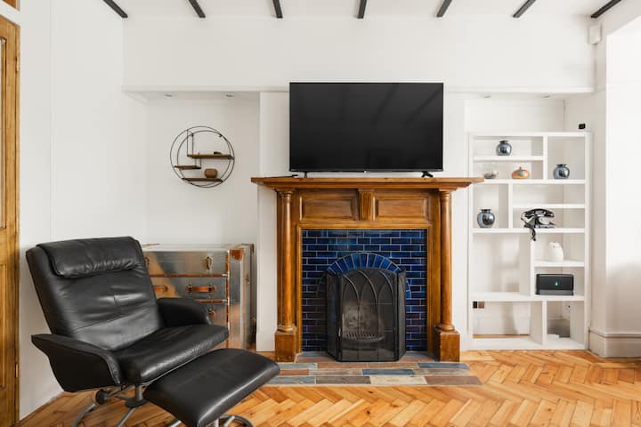 New! Bright 3br House W/garden, 5 Mins To Tube - London