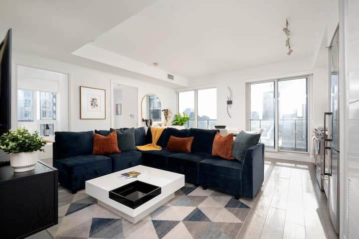 Bright & Stylish 3br | Downtown + Parking - Toronto
