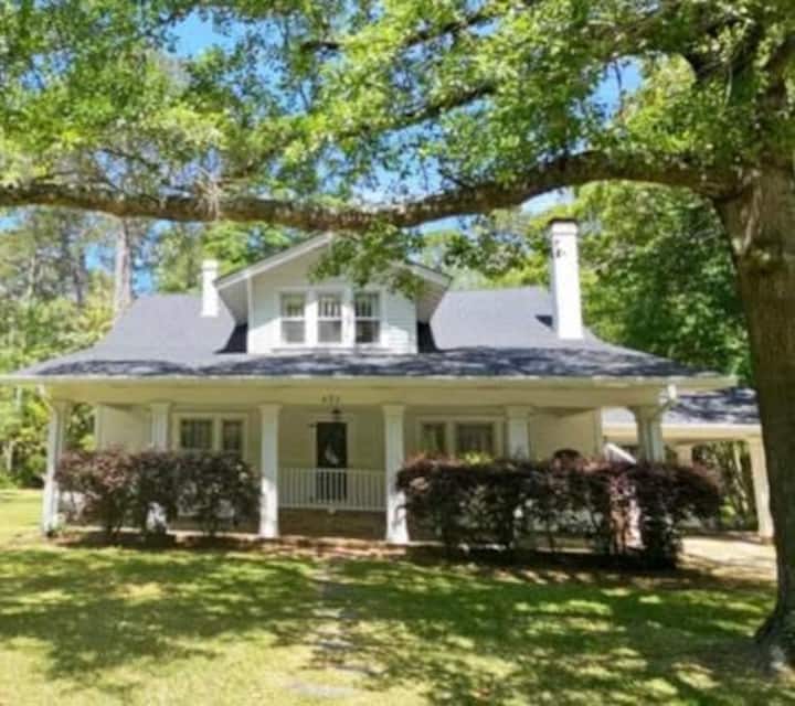 Historic Charm & Cozy Comfort At The Rourk House - Ocean Isle Beach, NC