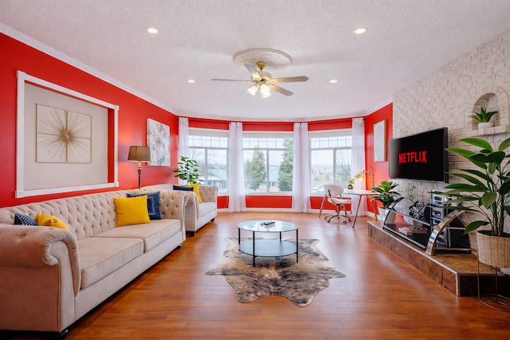 Expansive 4br Family Home | Bear Creek, Surrey - Surrey