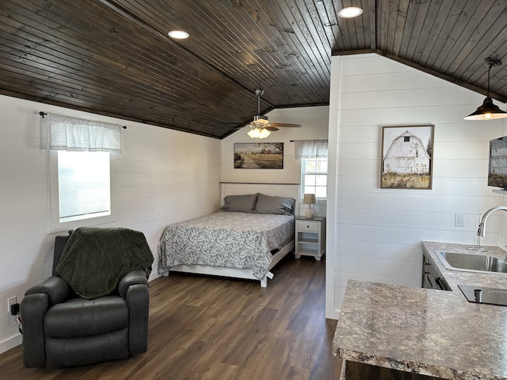 Tiny Cottage Of Whittington The 4th - Wayne Fitzgerrell State Recreation Area, Whittington