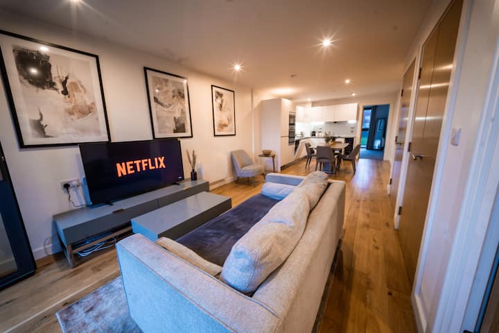 Elevate Stays | 2br City Apt | Free Parking - Birmingham