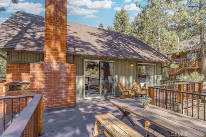 Golf Course -Pickleball - Tennis Courts-sleeps 6 - Pine Mountain Club, CA