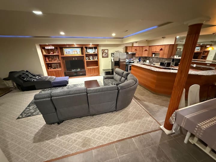 Private Walk-in Basement W/ Full Bath And Kitchen - Clifton, VA