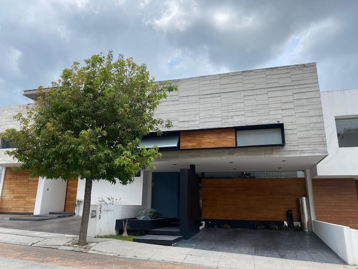 Residencia En Morelia Tres Marías - Morelia