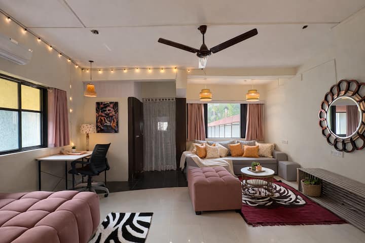 Bandra Aura | Bright Spacious Hill Road Home - Mumbai