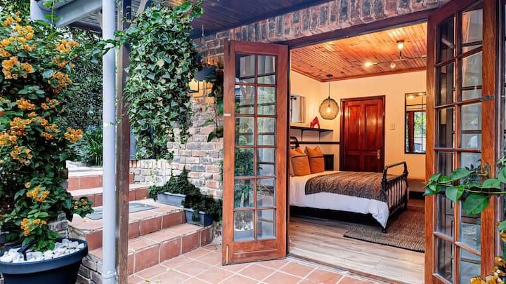 Pristine 2 Bdr Home- Heart Of Garden Route Mall - Victoria Bay