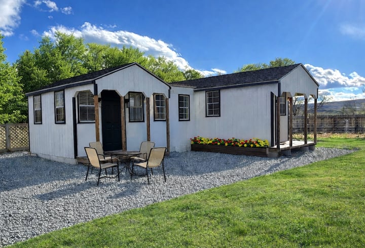 Mountain Views Surround This New Build Guesthouse - Buffalo Bill State Park, Cody
