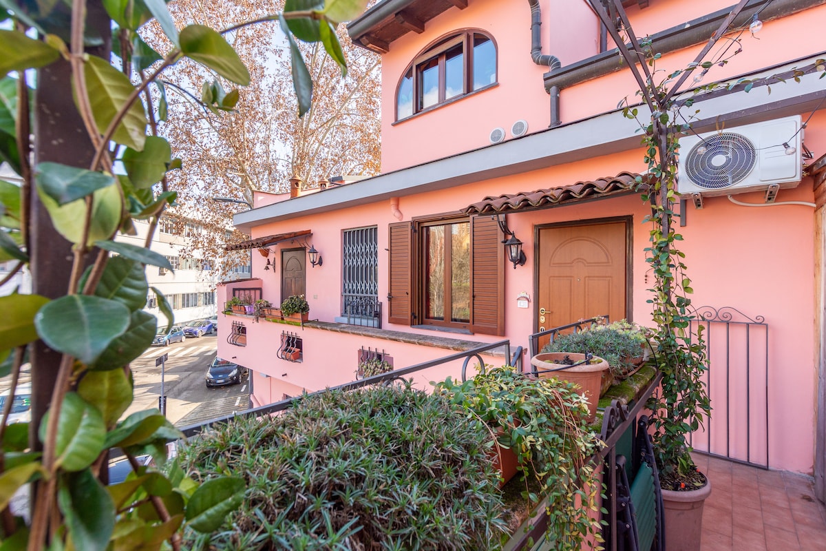I-Host | Unique Two-Level Home in Milan - Flats for Rent in Milan ...