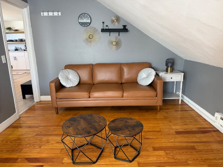 2br. Free Parking. 30 Min To Gillette Stadium - Providence, RI