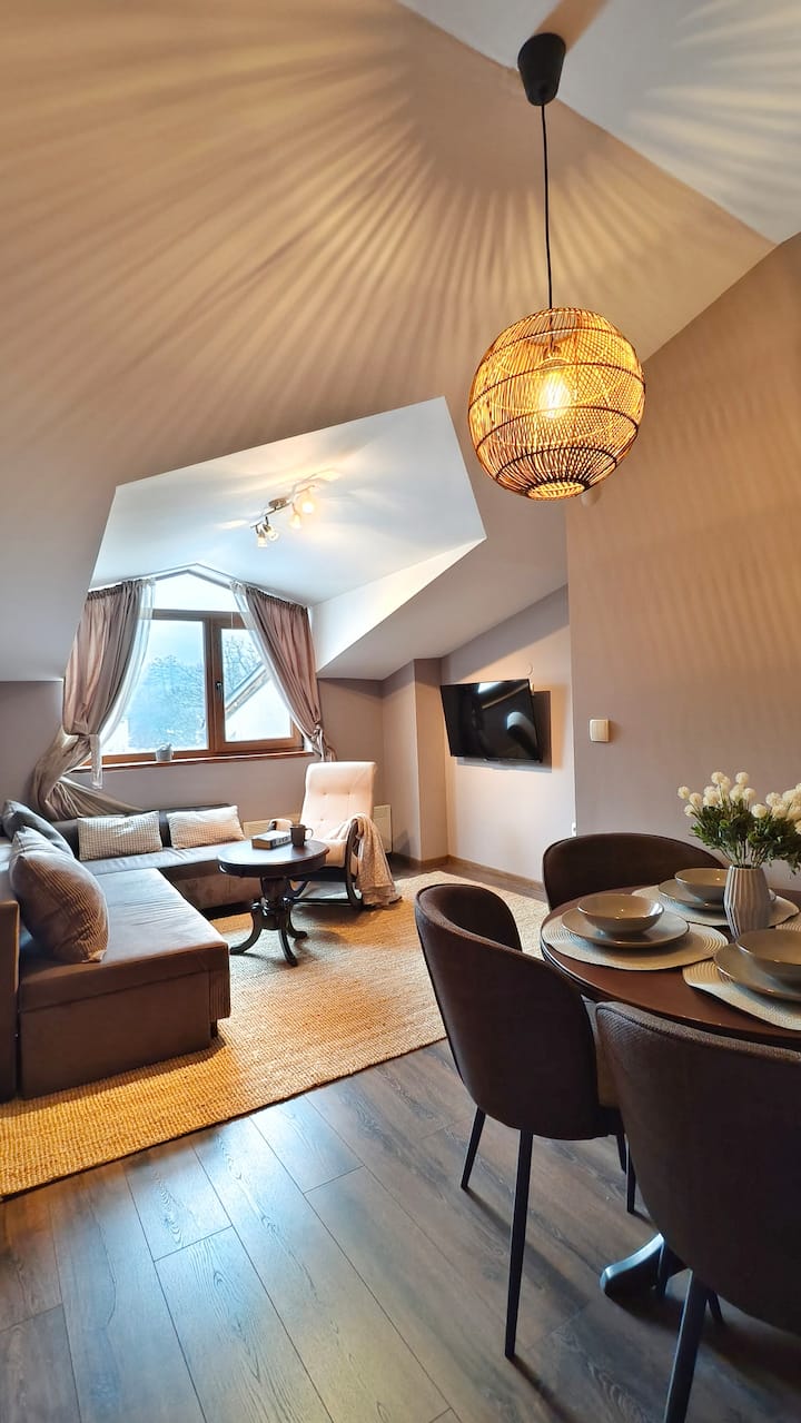 Cozy Stylish 2-bedroom Apt, 5min To Gondola & Bars - Bansko