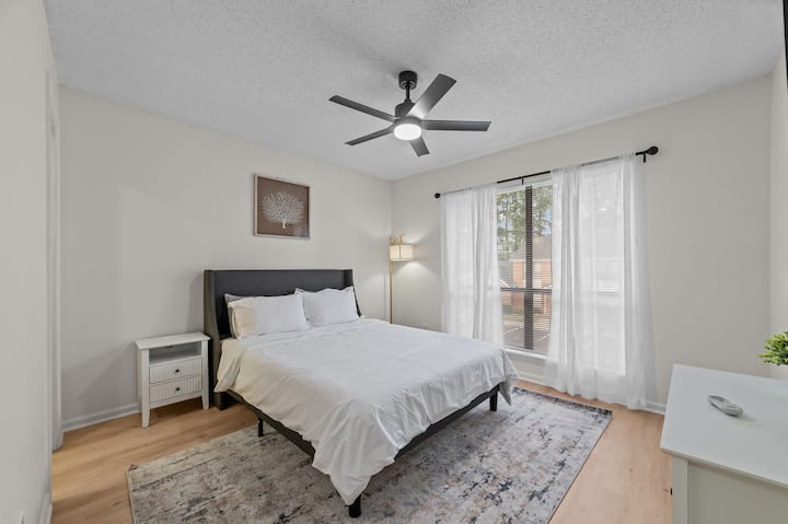 Cozy Garden Patio Retreat In Greenville | 4 Guests - Greenville, NC