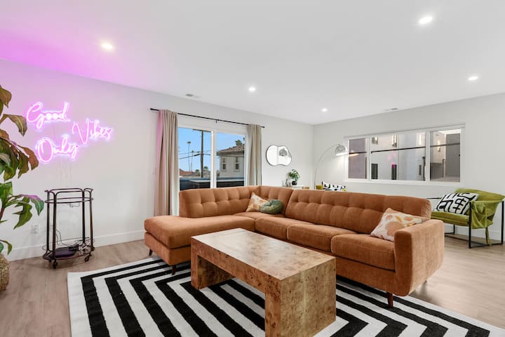 The Two Eleven Collection #F The Sunset Deco Suite - Oceanside, Californie