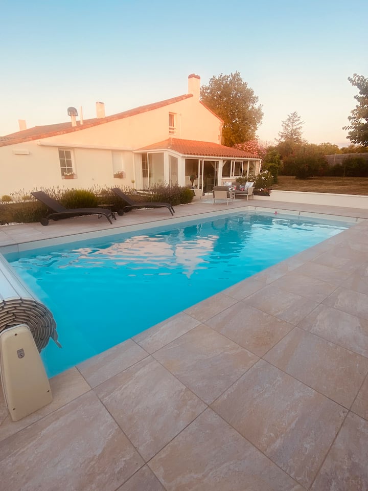 Maison Avec Piscine, à 20 Min De L’océan - Luçon