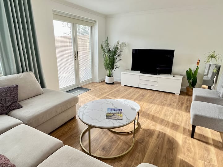 Free Parking 25% Off Long Stays Contractors - Sittingbourne