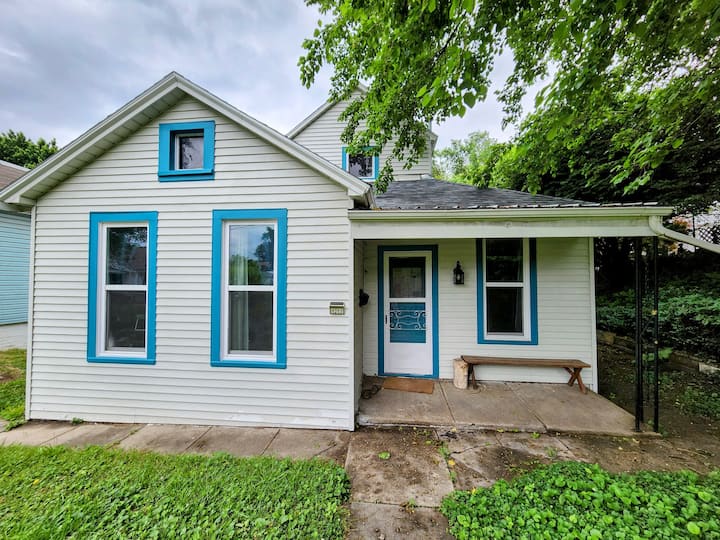 Robyn's Nest - Whole House - Saint Joseph, MO