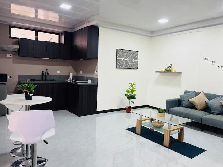 Modern Apt, Self Check-in, A/c, Wifi, Parking. - Costa Rica