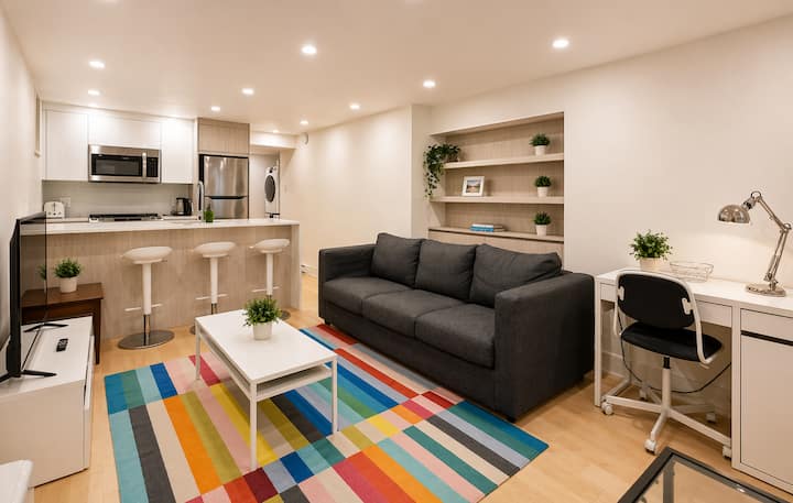 Stylish Renovated Apt Downtown Mtl - Montreal