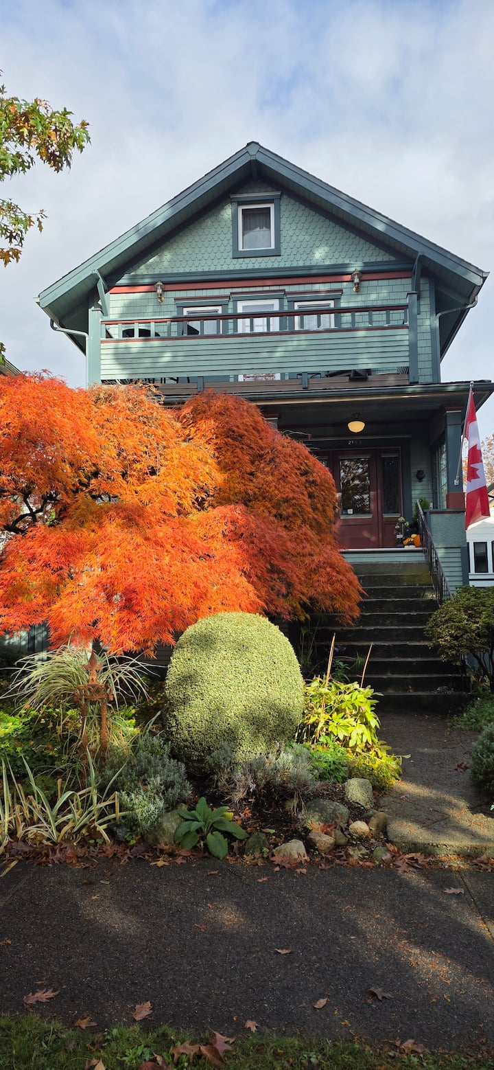 Lower Floor In A 1912 Heritage Home. - Canada