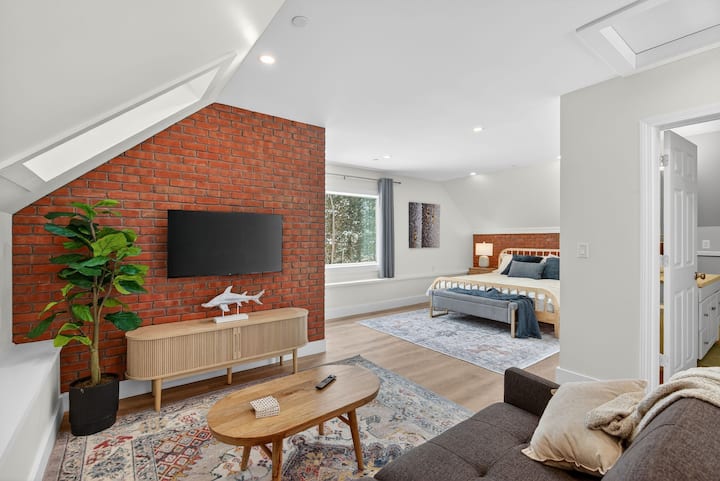 Brand-new Private Studio With Large Balcony – Saco - Surfside Beach, ME