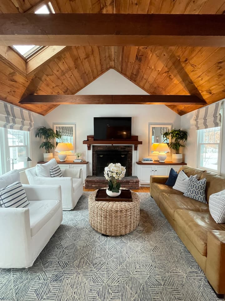 Beach & Harbor Escape With Guest House - Scituate, MA