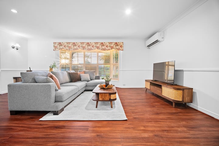 Tranquil 4br Retreat In Robertson | Lush Garden - Brisbane