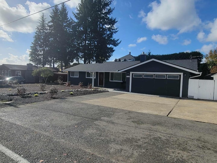 Tranquil 2 Bedroom Poulsbo House Near Marina - Silverdale, WA