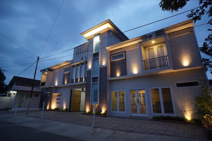 Guest House Lokasi Dekat Kota ,Lingkungan Nyaman, - Tasikmalaya