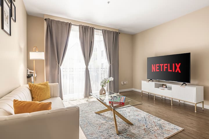 Lux Marina 2bd-2ba | Free Parking, Pool & Jacuzzi - Marina del Rey, CA